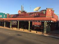 Jolly Collier Hotel Motel, DYSART, QLD | Pub info @ Publocation